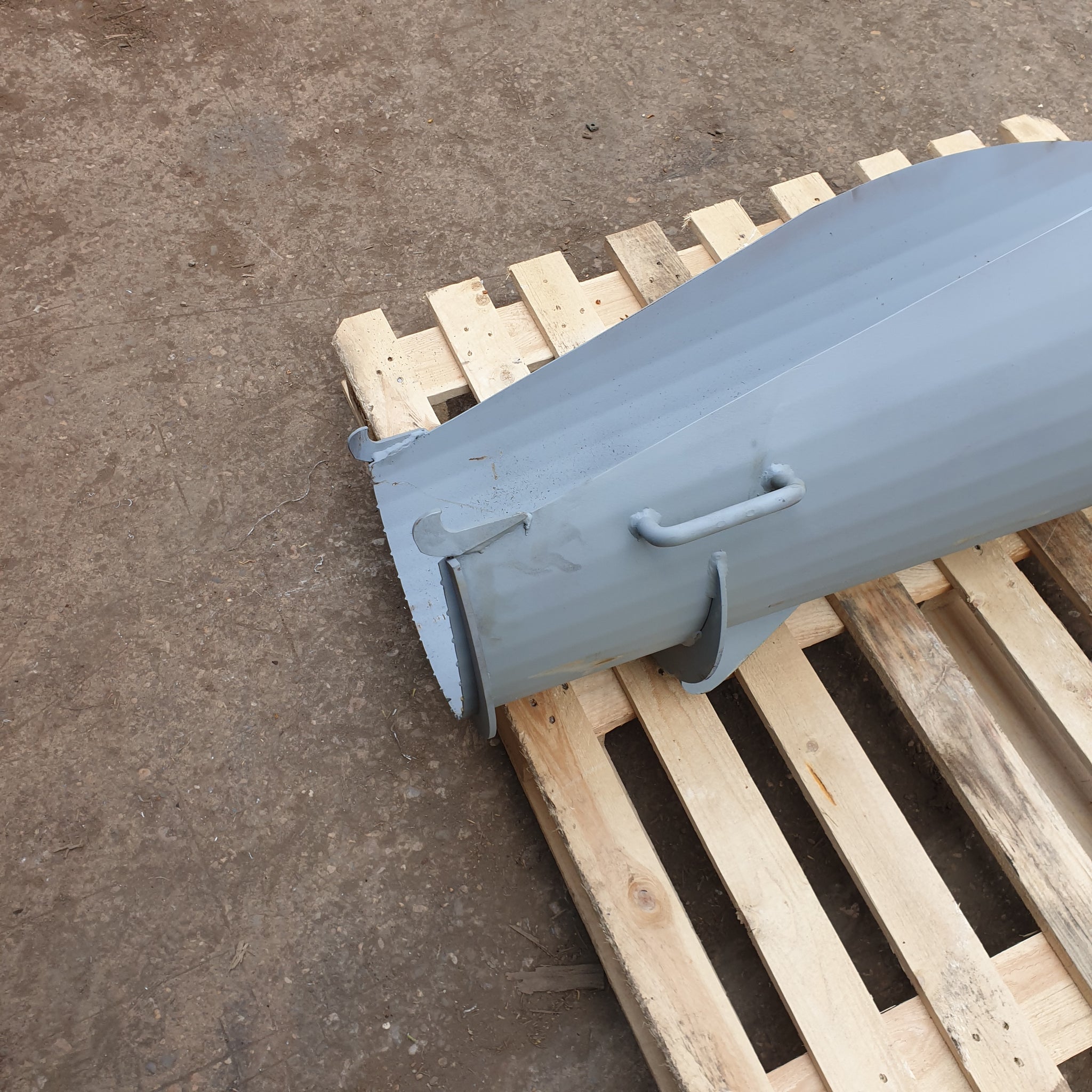 Hymix Pan Chute | Main Discharge Chutes – Mixer Truck LTD